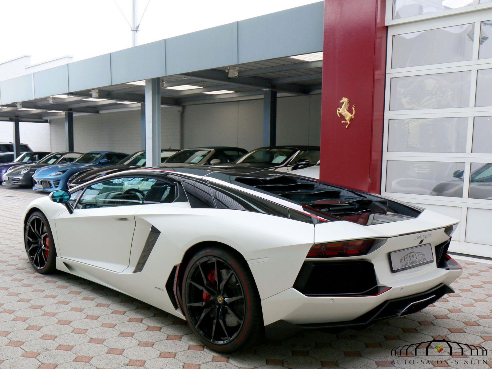 Lamborghini Aventador LP 700-4 Pirelli Edition Coupé - Auto Salon Singen