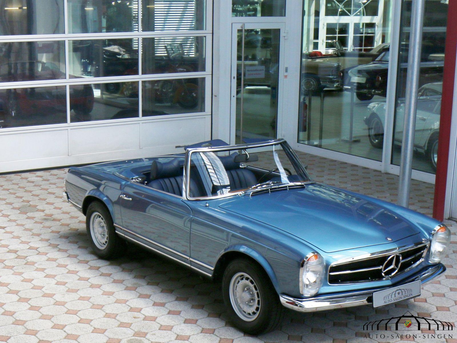 Mercedes-Benz 280 SL Pagode Convertible - Auto Salon Singen