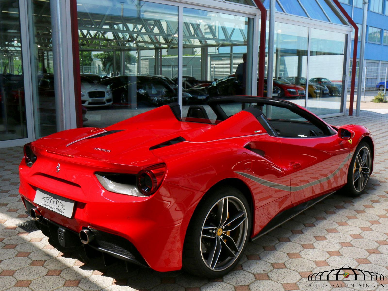 Ferrari 488 Spider Convertible - Auto Salon Singen