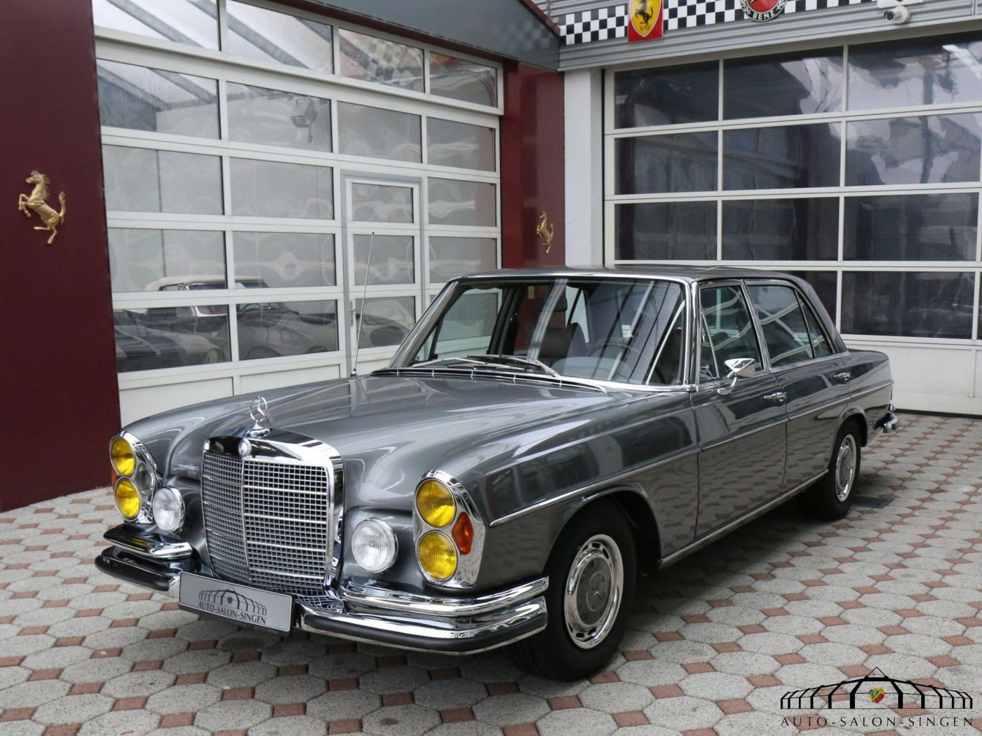 Mercedes-Benz 300 SEL 6.3 Limousine - Auto Salon Singen