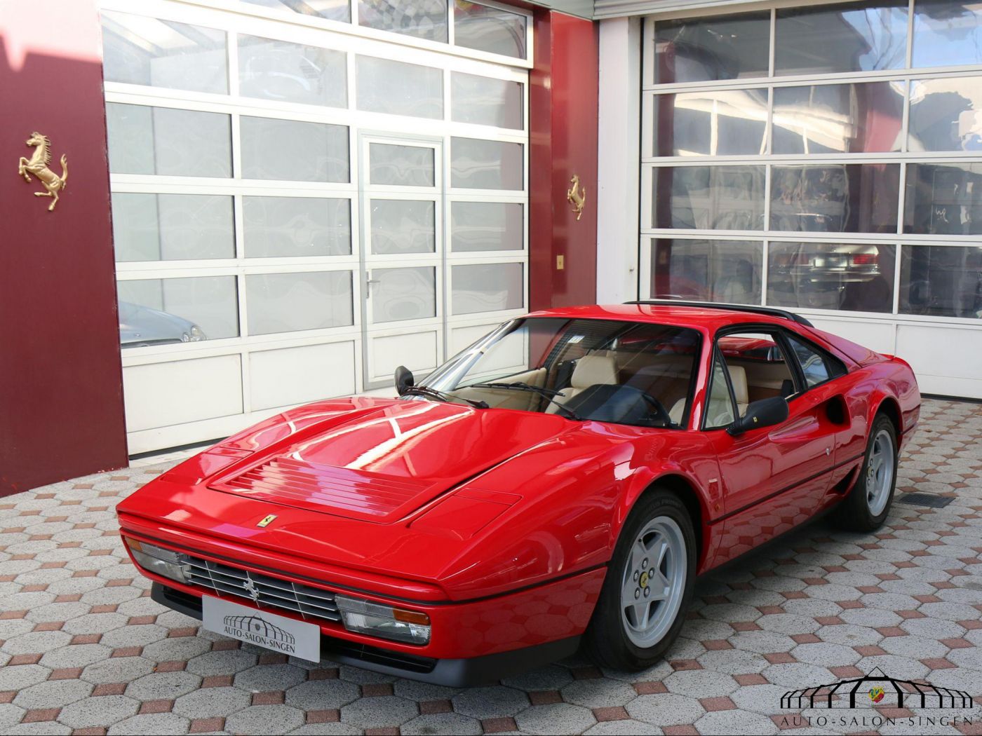 Ferrari 208 GTB Turbo Coupé - Auto Salon Singen